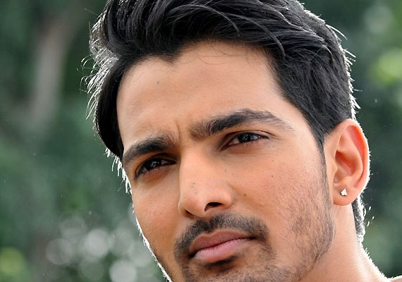 Actor Harshvardhan Rane finds it challenging to romance three heroines ...