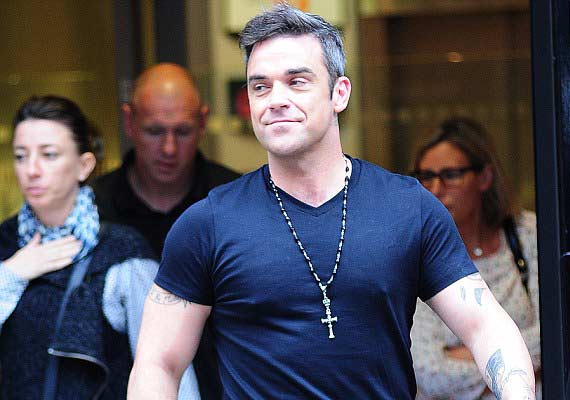Robbie Williams misses wild parties, alcohol | Hollywood News – India TV