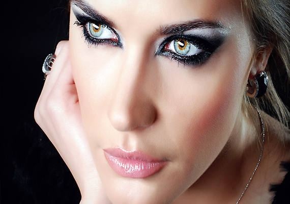 Define eyes with homemade kohl | Lifestyle News – India TV