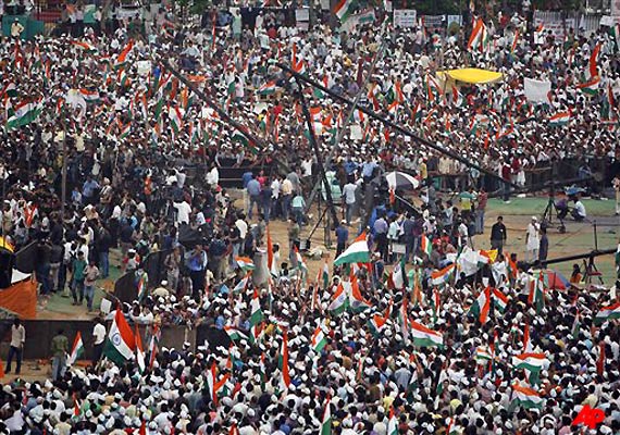 Crowd At Ramlila Maidan Dwindles As Protesters Go Back To Work | India ...