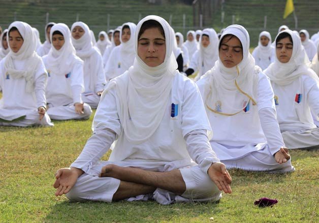 47 Islamic nations join International Yoga Day | India TV News | India ...