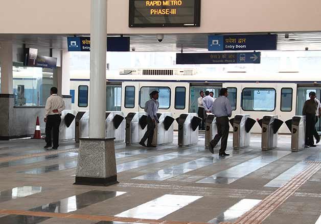 Metro putting up 210 new AFC gates |IndiaTV News | India News – India TV