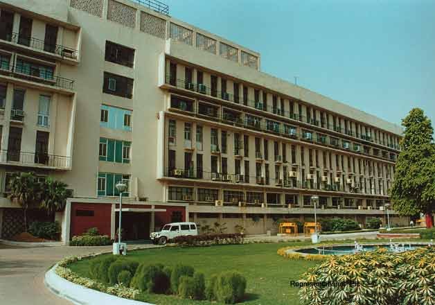 CPWD official absent from duty since 25 years, finally sacked | India ...