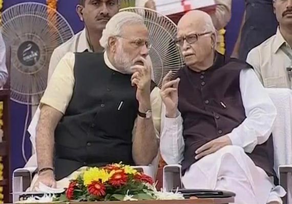 Advani praises Modi once again | Bollywood News – India TV