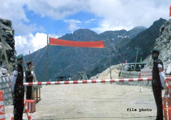 Parliamentary committee on defence visits Nathula border | National ...