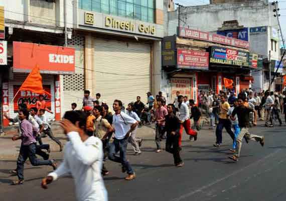 Uneasy calm in riot-hit parts of Hyderabad | Bollywood News – India TV