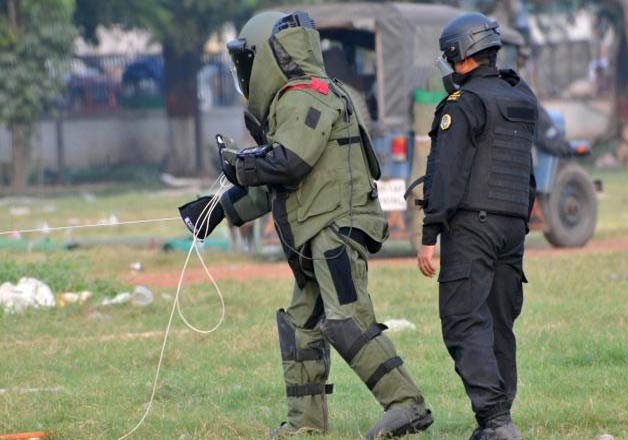 Bomb explosion in office complex of Moreh police station |IndiaTV News ...